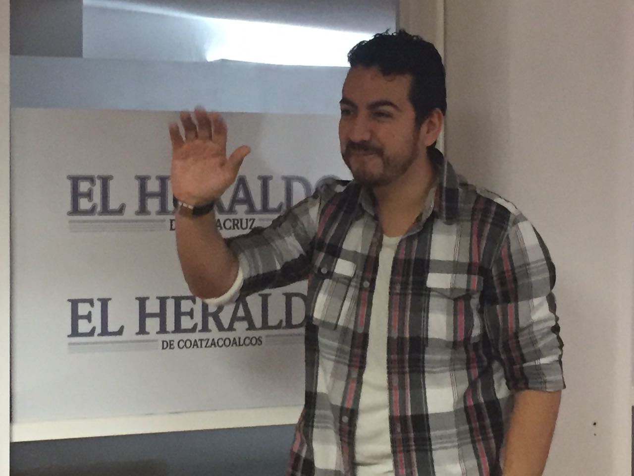El Heraldo de Xalapa - “Todo comienza de nuevo” con Fernando Paredez en Xalapa